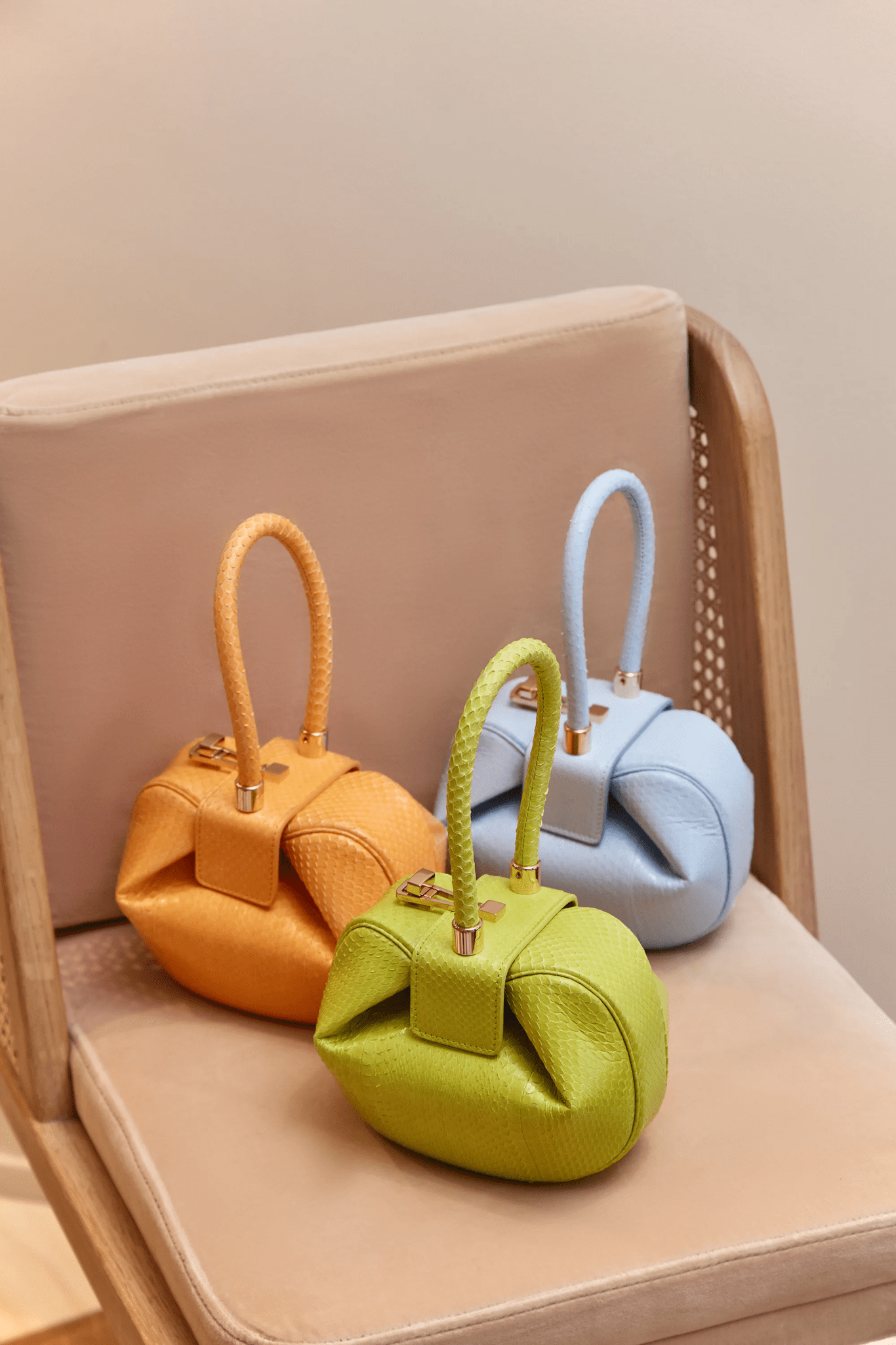 Shocking Footage of Joseline Hernandez Resisting Arrest After Brawl ...